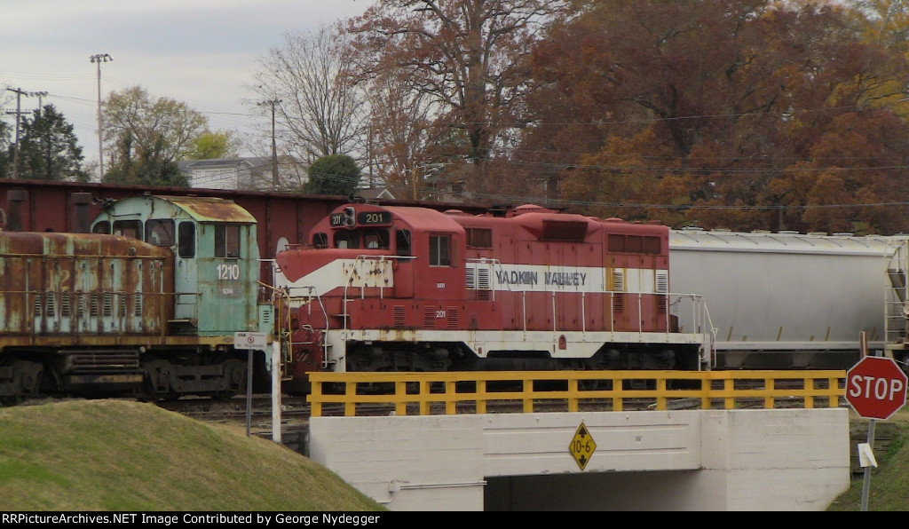 SQVR 201 / GP7 & SQVR 1210 / SW1200